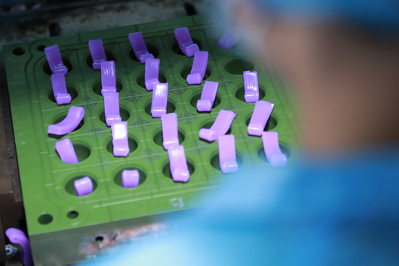 How are silicone menstrual cups/disc made? - Furuize