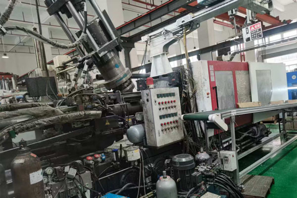 SMC Molding Process - Yongchao