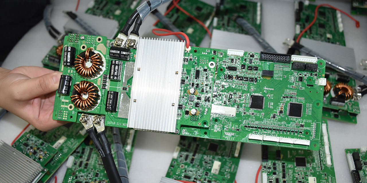 Lub Battery Management System BMS yog dab tsi thiab nws ua haujlwm li cas